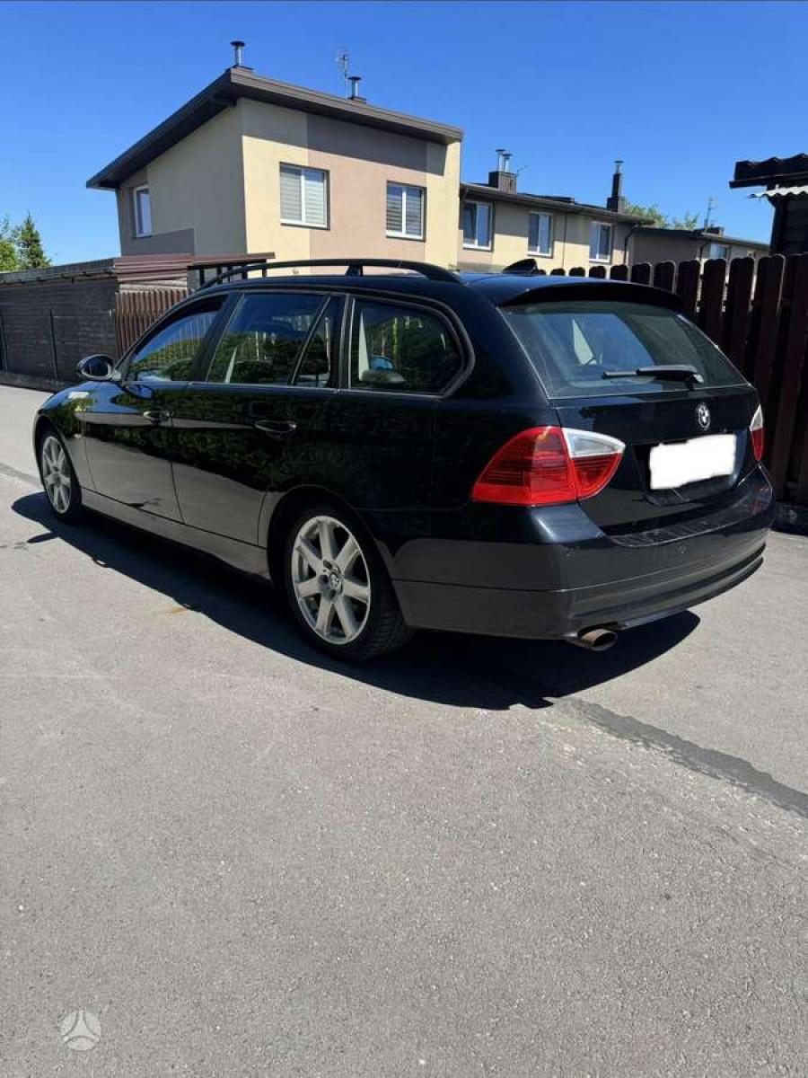 Black BMW 320 2007 in Kaunas, with an engine capacity of 2.00 L and mileage of 450 thousand km for 2900 €, photo 8 on AUTOMOTO.COM.LV