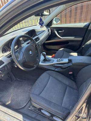 Black BMW 320 2007 in Kaunas, with an engine capacity of 2.00 L and mileage of 450 thousand km for 2900 €, photo 11 on AUTOMOTO.COM.LV
