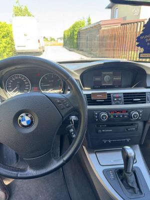 Black BMW 320 2007 in Kaunas, with an engine capacity of 2.00 L and mileage of 450 thousand km for 2900 €, photo 12 on AUTOMOTO.COM.LV