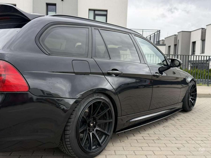 Black BMW 320 2007 in Vilnius, with an engine capacity of 2.00 L and mileage of 370 thousand km for 4500 €, photo 5 on AUTOMOTO.COM.LV