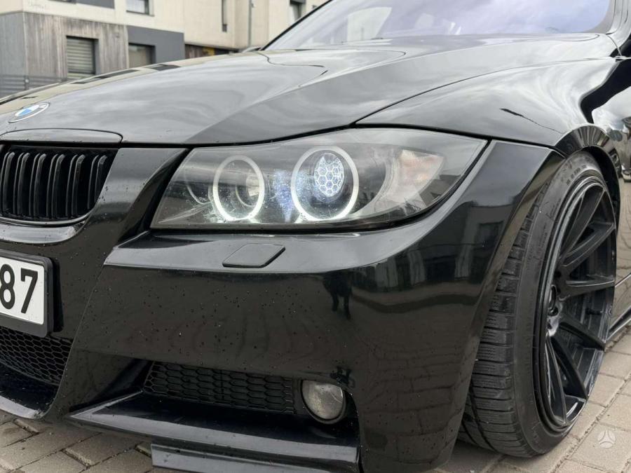 Black BMW 320 2007 in Vilnius, with an engine capacity of 2.00 L and mileage of 370 thousand km for 4500 €, photo 12 on AUTOMOTO.COM.LV