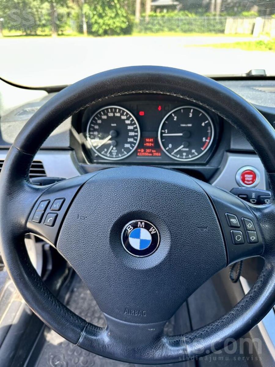 Black BMW 320 2007 in Jurmala, with an engine capacity of 2.00 L and mileage of 422 thousand km for 2500 €, photo 3 on AUTOMOTO.COM.LV