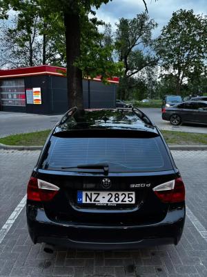 Black BMW 320 2007 in Riga, with an engine capacity of 2.00 L and mileage of 308 thousand km for 4000 €, photo 6 on AUTOMOTO.COM.LV