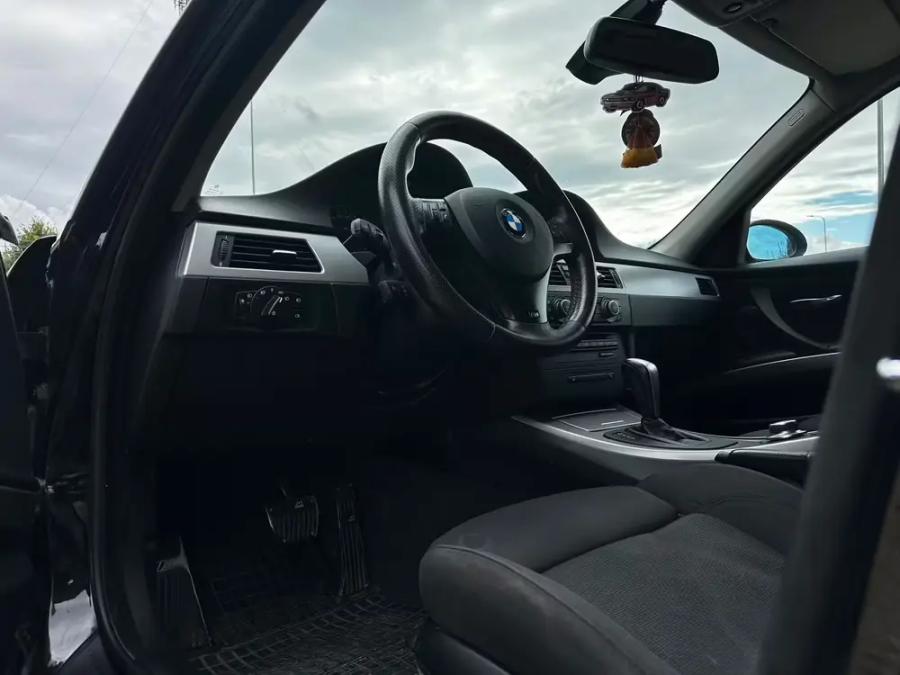 Melns BMW 320 2007 Jelgava, ar dzinēja tilpumu 2.00 L un nobraukumu 293 tūkst. km par 3800 €, foto 8 vietnē AUTOMOTO.COM.LV