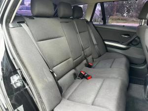 Melns BMW 320 2007 Jelgava, ar dzinēja tilpumu 2.00 L un nobraukumu 293 tūkst. km par 3800 €, foto 12 vietnē AUTOMOTO.COM.LV
