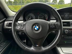 Melns BMW 320 2007 Jelgava, ar dzinēja tilpumu 2.00 L un nobraukumu 293 tūkst. km par 3800 €, foto 16 vietnē AUTOMOTO.COM.LV