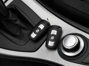 Melns BMW 320 2007 Jelgava, ar dzinēja tilpumu 2.00 L un nobraukumu 293 tūkst. km par 3800 €, foto 30 vietnē AUTOMOTO.COM.LV