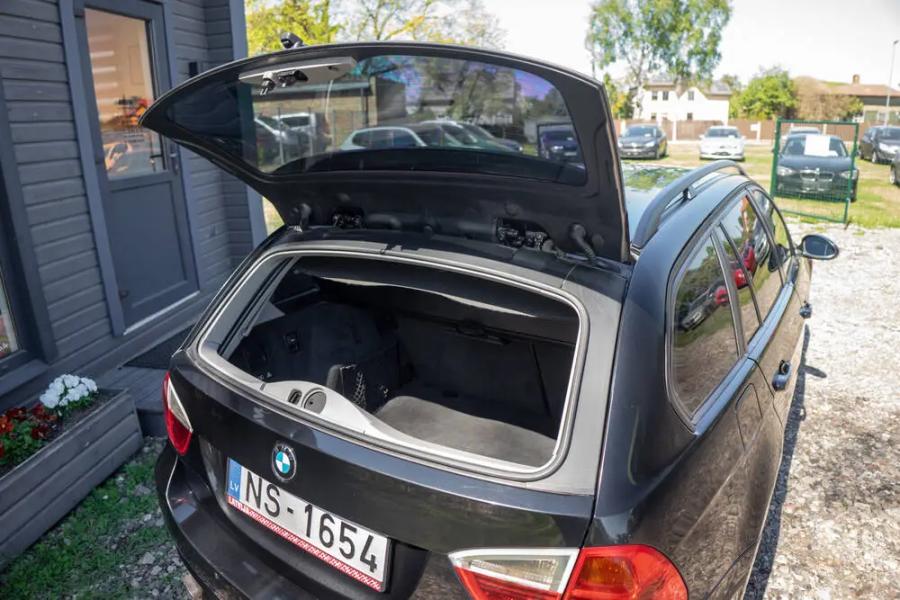Melns BMW 320 2007 Liepāja, ar dzinēja tilpumu 2.00 L un nobraukumu 299 tūkst. km par 3950 €, foto 16 vietnē AUTOMOTO.COM.LV