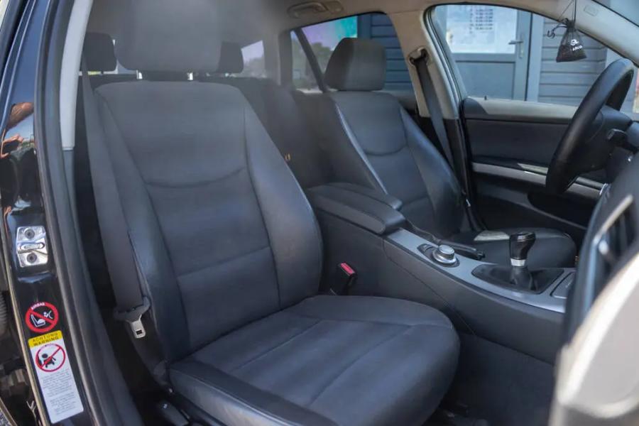 Melns BMW 320 2007 Liepāja, ar dzinēja tilpumu 2.00 L un nobraukumu 299 tūkst. km par 3950 €, foto 19 vietnē AUTOMOTO.COM.LV