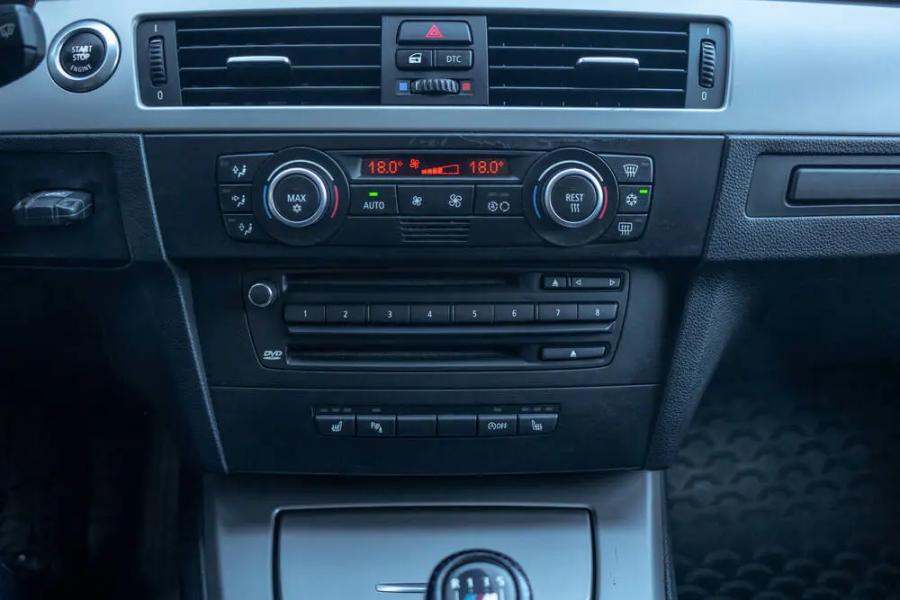 Melns BMW 320 2007 Liepāja, ar dzinēja tilpumu 2.00 L un nobraukumu 299 tūkst. km par 3950 €, foto 21 vietnē AUTOMOTO.COM.LV
