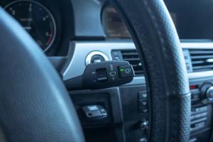 Melns BMW 320 2007 Liepāja, ar dzinēja tilpumu 2.00 L un nobraukumu 299 tūkst. km par 3950 €, foto 24 vietnē AUTOMOTO.COM.LV