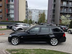 Black BMW 320 2007 in Riga, with an engine capacity of 2.00 L and mileage of 339 thousand km for 4990 €, photo 4 on AUTOMOTO.COM.LV