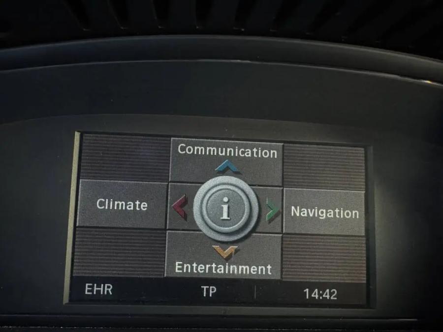 Black BMW 320 2007 in Riga, with an engine capacity of 2.00 L and mileage of 339 thousand km for 4990 €, photo 16 on AUTOMOTO.COM.LV