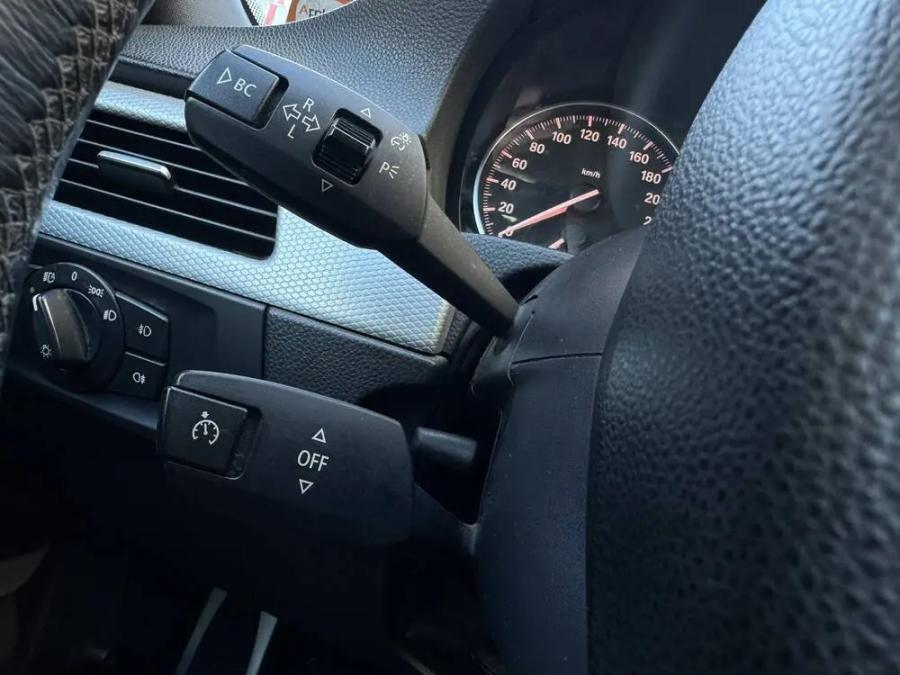 Black BMW 320 2007 in Riga, with an engine capacity of 2.00 L and mileage of 339 thousand km for 4990 €, photo 19 on AUTOMOTO.COM.LV