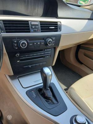 Black BMW 320 2007 in Kaunas, with an engine capacity of 2.00 L and mileage of 356 thousand km for 2500 €, photo 9 on AUTOMOTO.COM.LV