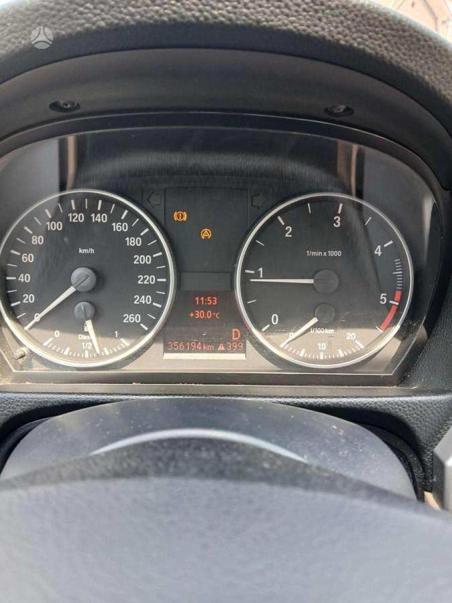 Black BMW 320 2007 in Kaunas, with an engine capacity of 2.00 L and mileage of 356 thousand km for 2500 €, photo 17 on AUTOMOTO.COM.LV