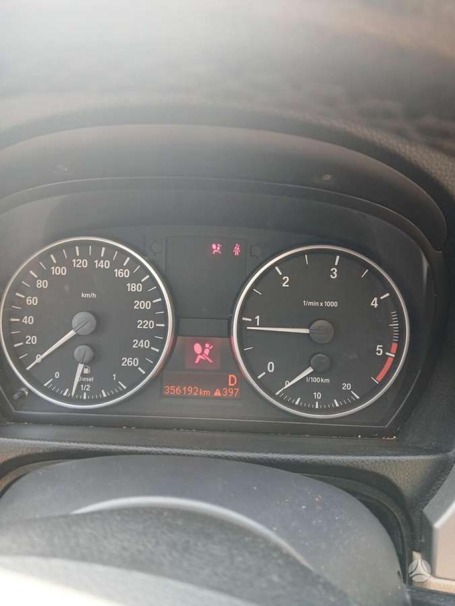 Black BMW 320 2007 in Kaunas, with an engine capacity of 2.00 L and mileage of 356 thousand km for 2500 €, photo 21 on AUTOMOTO.COM.LV
