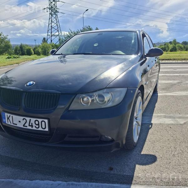 Black BMW 320 2007 in Riga, with an engine capacity of 2.00 L and mileage of 411 thousand km for 3000 €, photo 3 on AUTOMOTO.COM.LV