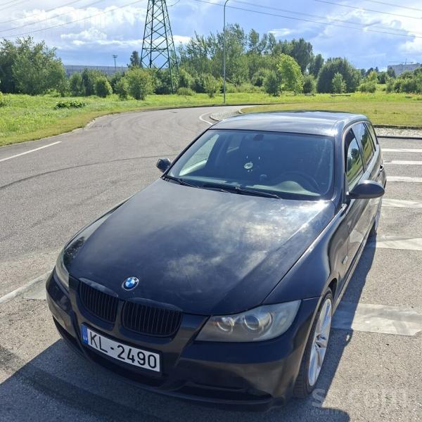 Black BMW 320 2007 in Riga, with an engine capacity of 2.00 L and mileage of 411 thousand km for 3000 €, photo 5 on AUTOMOTO.COM.LV