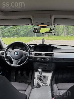 Black BMW 320 2007 in Riga, with an engine capacity of 2.00 L and mileage of 474 thousand km for 3450 €, photo 6 on AUTOMOTO.COM.LV