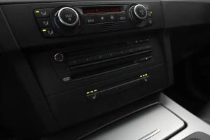 Black BMW 320 2007 in Jelgava, with an engine capacity of 2.00 L and mileage of 310 thousand km for 4800 €, photo 13 on AUTOMOTO.COM.LV