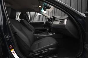 Black BMW 320 2007 in Jelgava, with an engine capacity of 2.00 L and mileage of 310 thousand km for 4800 €, photo 16 on AUTOMOTO.COM.LV