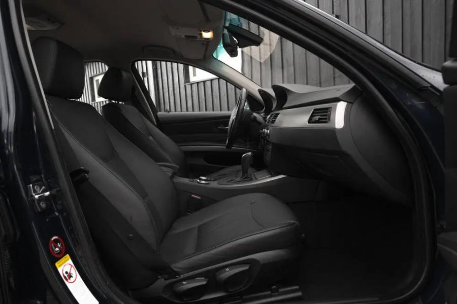 Black BMW 320 2007 in Jelgava, with an engine capacity of 2.00 L and mileage of 310 thousand km for 4800 €, photo 16 on AUTOMOTO.COM.LV