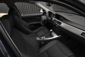Black BMW 320 2007 in Jelgava, with an engine capacity of 2.00 L and mileage of 310 thousand km for 4800 €, photo 17 on AUTOMOTO.COM.LV