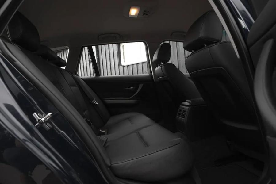 Black BMW 320 2007 in Jelgava, with an engine capacity of 2.00 L and mileage of 310 thousand km for 4800 €, photo 18 on AUTOMOTO.COM.LV