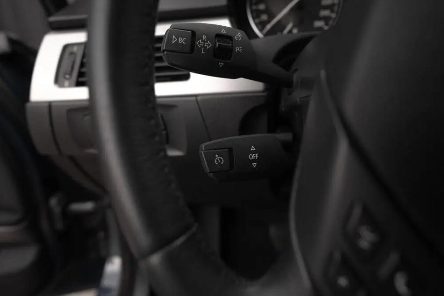 Black BMW 320 2007 in Jelgava, with an engine capacity of 2.00 L and mileage of 310 thousand km for 4800 €, photo 19 on AUTOMOTO.COM.LV