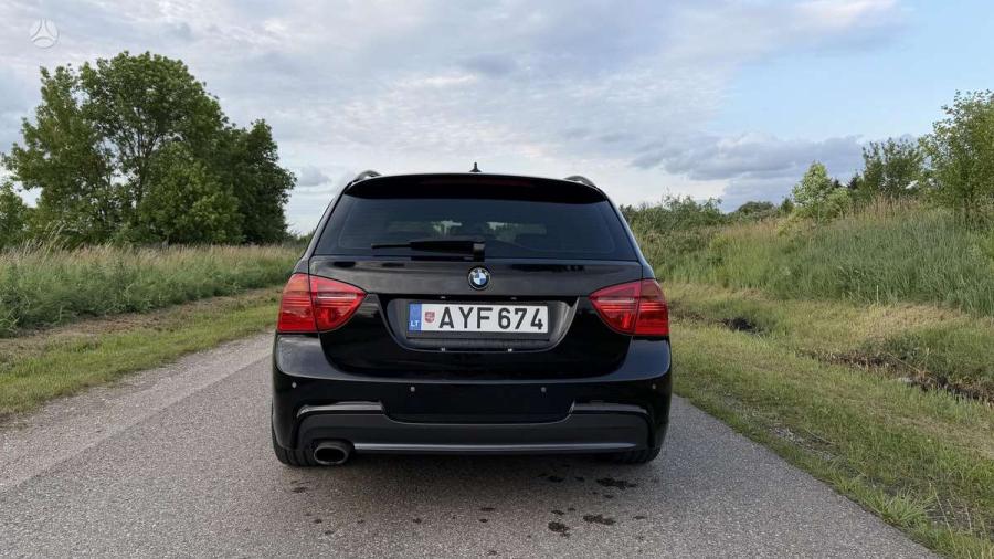 Black BMW 320 2007 in Pasvalys, with an engine capacity of 2.00 L and mileage of 275 thousand km for 3900 €, photo 7 on AUTOMOTO.COM.LV