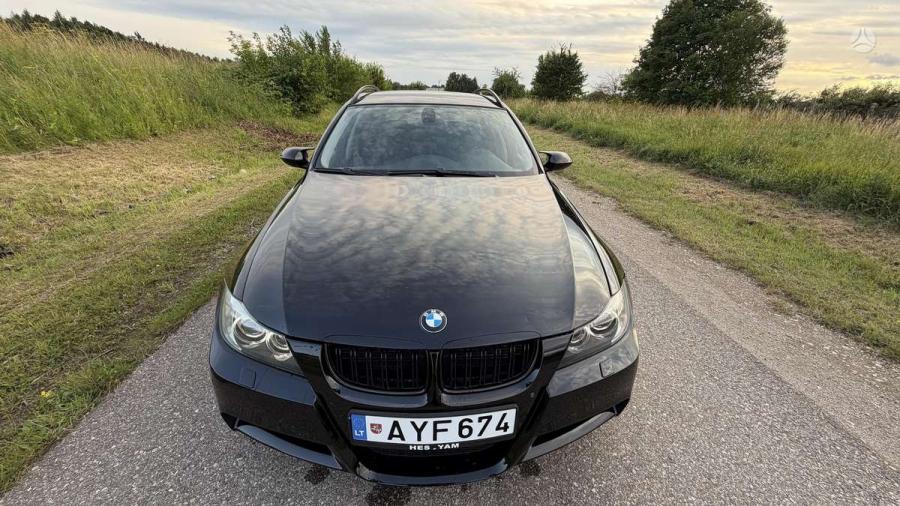 Black BMW 320 2007 in Pasvalys, with an engine capacity of 2.00 L and mileage of 275 thousand km for 3900 €, photo 11 on AUTOMOTO.COM.LV