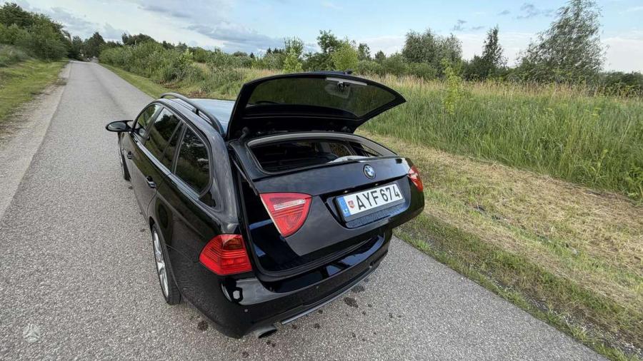 Black BMW 320 2007 in Pasvalys, with an engine capacity of 2.00 L and mileage of 275 thousand km for 3900 €, photo 12 on AUTOMOTO.COM.LV