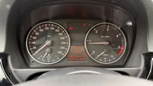 Black BMW 320 2007 in Pasvalys, with an engine capacity of 2.00 L and mileage of 275 thousand km for 3900 €, photo 23 on AUTOMOTO.COM.LV