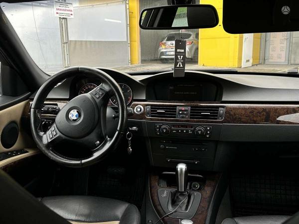 Black BMW 320 2007 in Siauliai, with an engine capacity of 2.00 L and mileage of 380 thousand km for 2950 €, photo 4 on AUTOMOTO.COM.LV