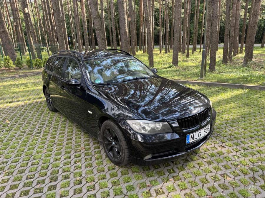 Melns BMW 320 2007 Kauņa, ar dzinēja tilpumu 2.00 L un nobraukumu 350 tūkst. km par 2950 €, foto 3 vietnē AUTOMOTO.COM.LV