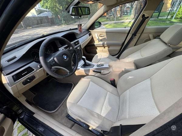 Black BMW 320 2007 in Kaunas, with an engine capacity of 2.00 L and mileage of 350 thousand km for 2950 €, photo 5 on AUTOMOTO.COM.LV