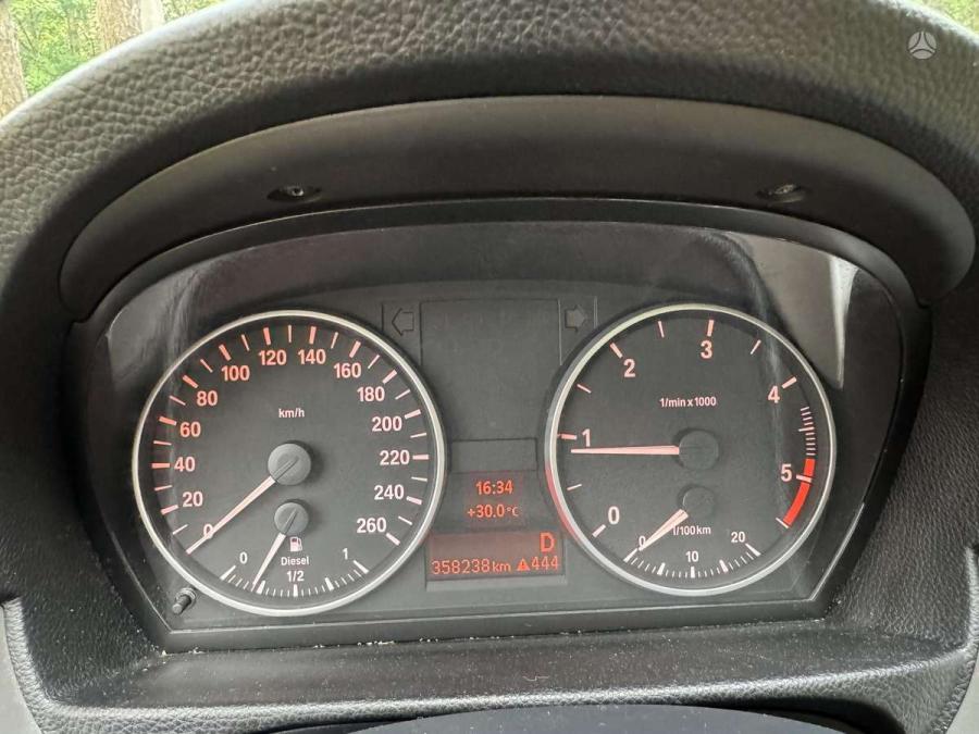 Melns BMW 320 2007 Kauņa, ar dzinēja tilpumu 2.00 L un nobraukumu 350 tūkst. km par 2950 €, foto 14 vietnē AUTOMOTO.COM.LV