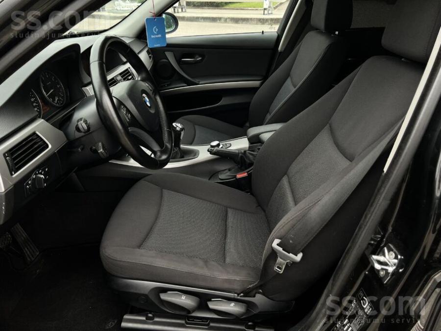 Melns BMW 320 2007 Cēsis, ar dzinēja tilpumu 2.00 L un nobraukumu 230 tūkst. km par 3550 €, foto 9 vietnē AUTOMOTO.COM.LV