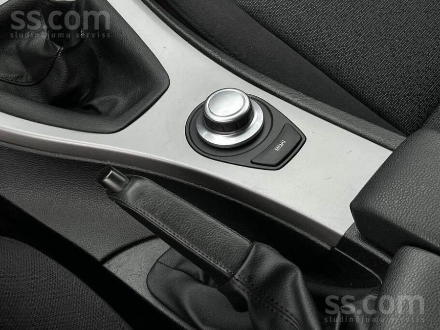 Melns BMW 320 2007 Cēsis, ar dzinēja tilpumu 2.00 L un nobraukumu 230 tūkst. km par 3550 €, foto 18 vietnē AUTOMOTO.COM.LV