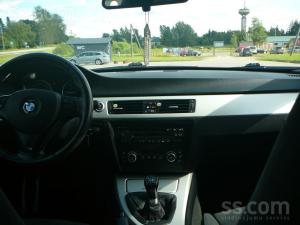 Melns BMW 320 2007 Cēsis, ar dzinēja tilpumu 2.00 L un nobraukumu 298 tūkst. km par 3450 €, foto 14 vietnē AUTOMOTO.COM.LV