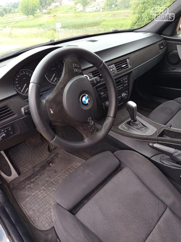 Melns BMW 320 2007 Kauņa, ar dzinēja tilpumu 2.00 L un nobraukumu 339 tūkst. km par 2900 €, foto 10 vietnē AUTOMOTO.COM.LV