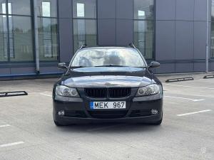 Melns BMW 320 2007 Viļņa, ar dzinēja tilpumu 2.00 L un nobraukumu 316 tūkst. km par 3500 €, foto 3 vietnē AUTOMOTO.COM.LV