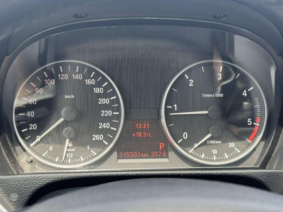 Melns BMW 320 2007 Viļņa, ar dzinēja tilpumu 2.00 L un nobraukumu 316 tūkst. km par 3500 €, foto 13 vietnē AUTOMOTO.COM.LV
