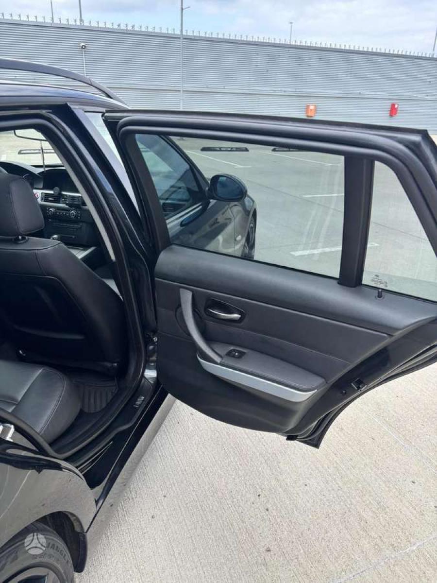 Melns BMW 320 2007 Viļņa, ar dzinēja tilpumu 2.00 L un nobraukumu 316 tūkst. km par 3500 €, foto 17 vietnē AUTOMOTO.COM.LV
