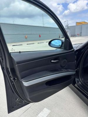 Melns BMW 320 2007 Viļņa, ar dzinēja tilpumu 2.00 L un nobraukumu 316 tūkst. km par 3500 €, foto 18 vietnē AUTOMOTO.COM.LV