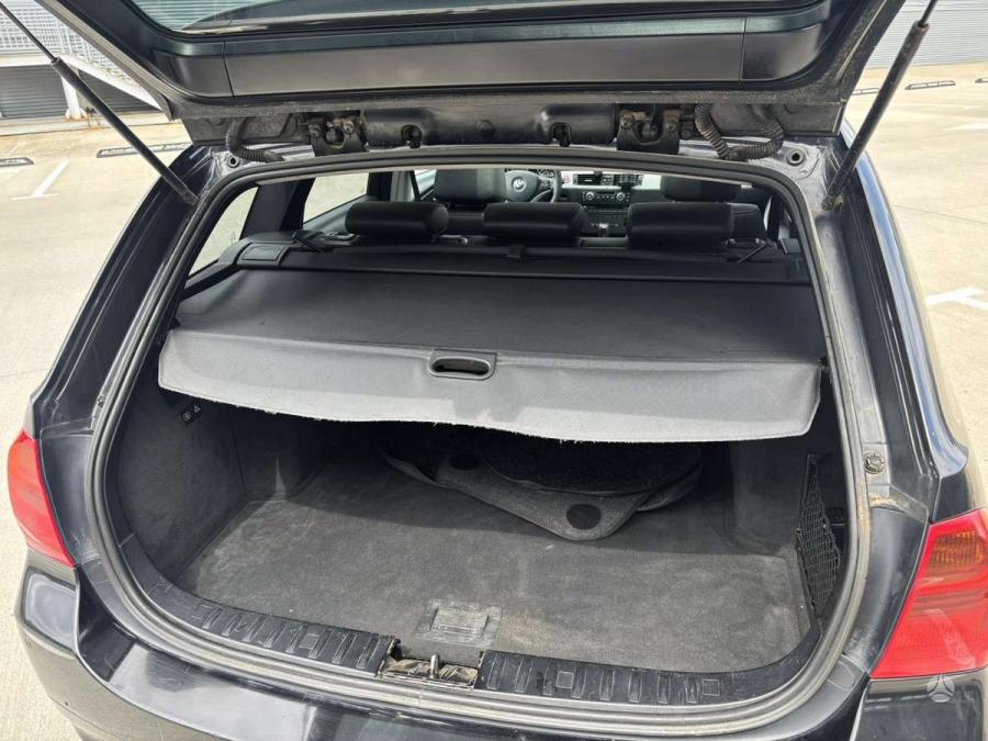 Melns BMW 320 2007 Viļņa, ar dzinēja tilpumu 2.00 L un nobraukumu 316 tūkst. km par 3500 €, foto 19 vietnē AUTOMOTO.COM.LV