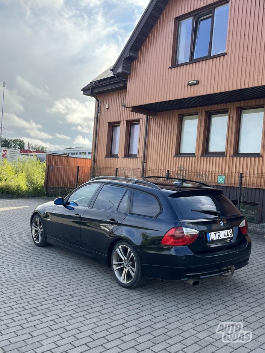 Melns BMW 320 2007 Klaipėda, ar dzinēja tilpumu 2.00 L un nobraukumu 400 tūkst. km par 2650 €, foto 9 vietnē AUTOMOTO.COM.LV