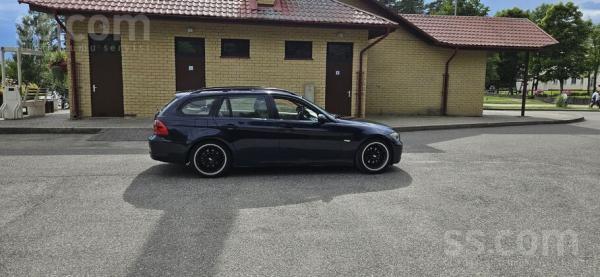 Black BMW 320 2007 in Riga, with an engine capacity of 2.00 L and mileage of 389 thousand km for 2990 €, photo 4 on AUTOMOTO.COM.LV