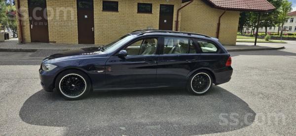 Black BMW 320 2007 in Riga, with an engine capacity of 2.00 L and mileage of 389 thousand km for 2990 €, photo 9 on AUTOMOTO.COM.LV
